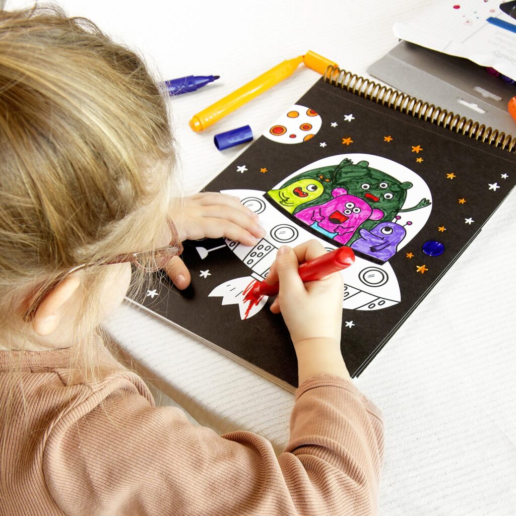 Libro de Colorear Avenue Mandarine Espacio 24 Hojas 12 Diseños - Madrísima Uruguay